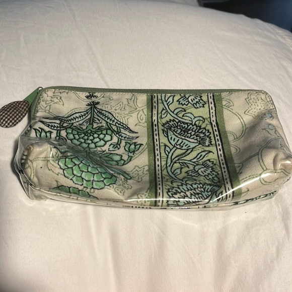 Roberta Roller Rabbit | Bags | Roller Rabbit Cosmetic Bag Berrino Print ...